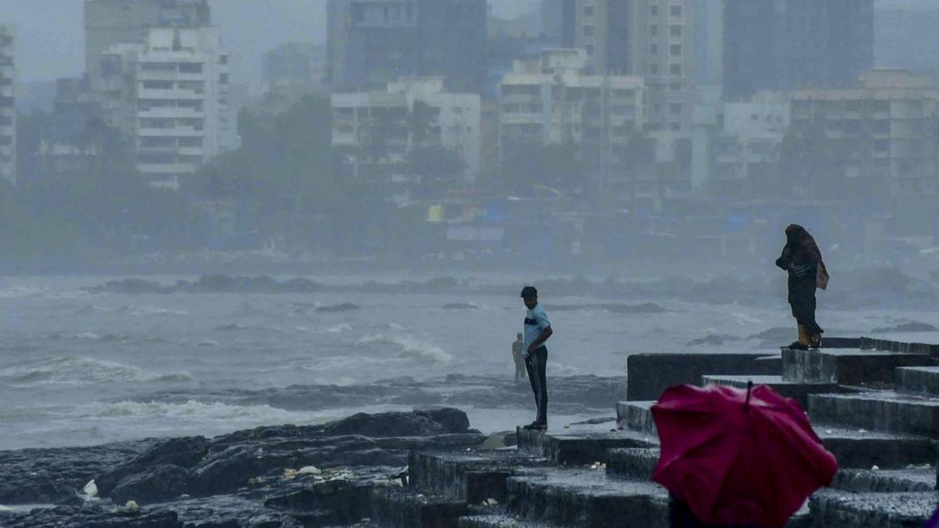 Cyclone 'Shakti' Threatens Maharashtra Coast; Heavy Rain Expected Also ...
